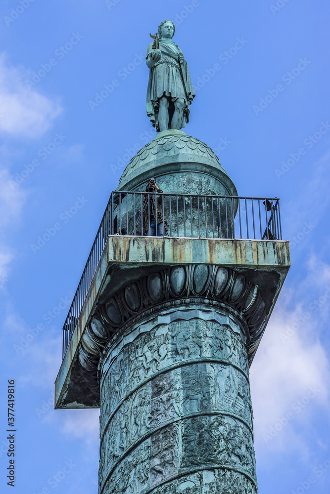 Vendome column with statue of Napoleon Bonaparte, on the Place Vendome ...