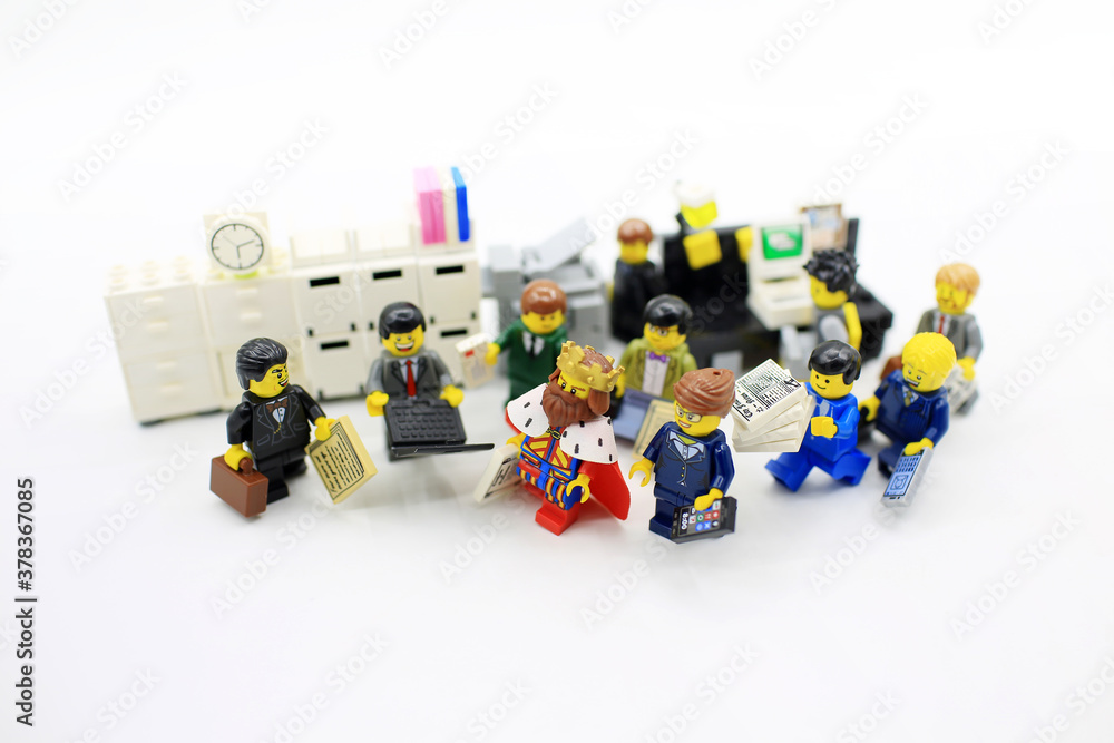 Foto de Hong Kong/China -May 2 2018:lego minifigure with the set of ...