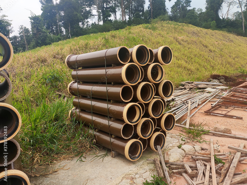 Foto de SEREMBAN, MALAYSIA -MARCH 2, 2020: Vitrified clay pipe stacked ...