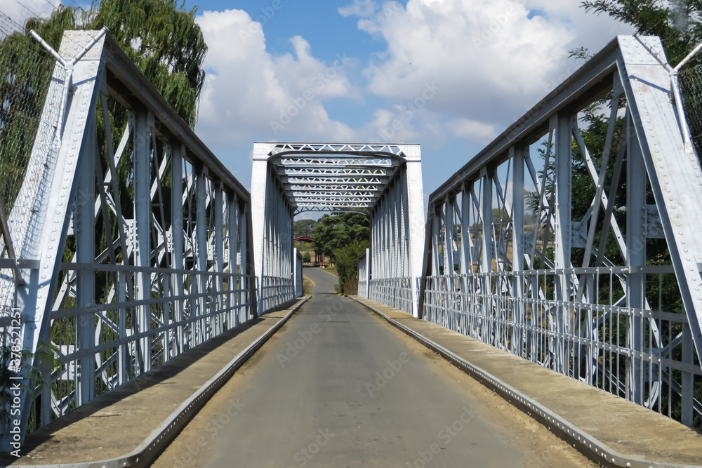 Peka Bridge at the international border post control going from South ...
