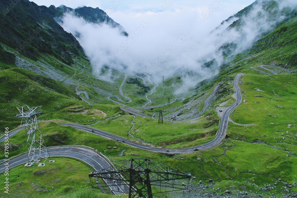 La Transfagarasan o DN7C es la segunda carretera pavimentada más alta ...