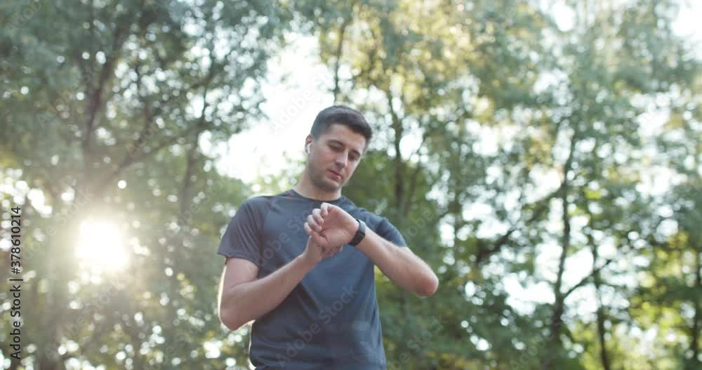 Vidéo Stock Businessman pointing hand smart watch using tapping ...