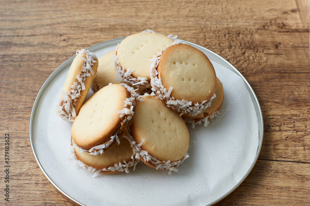 Alfajores: Traditional Peruvian cookies filled with caramelized milk ...