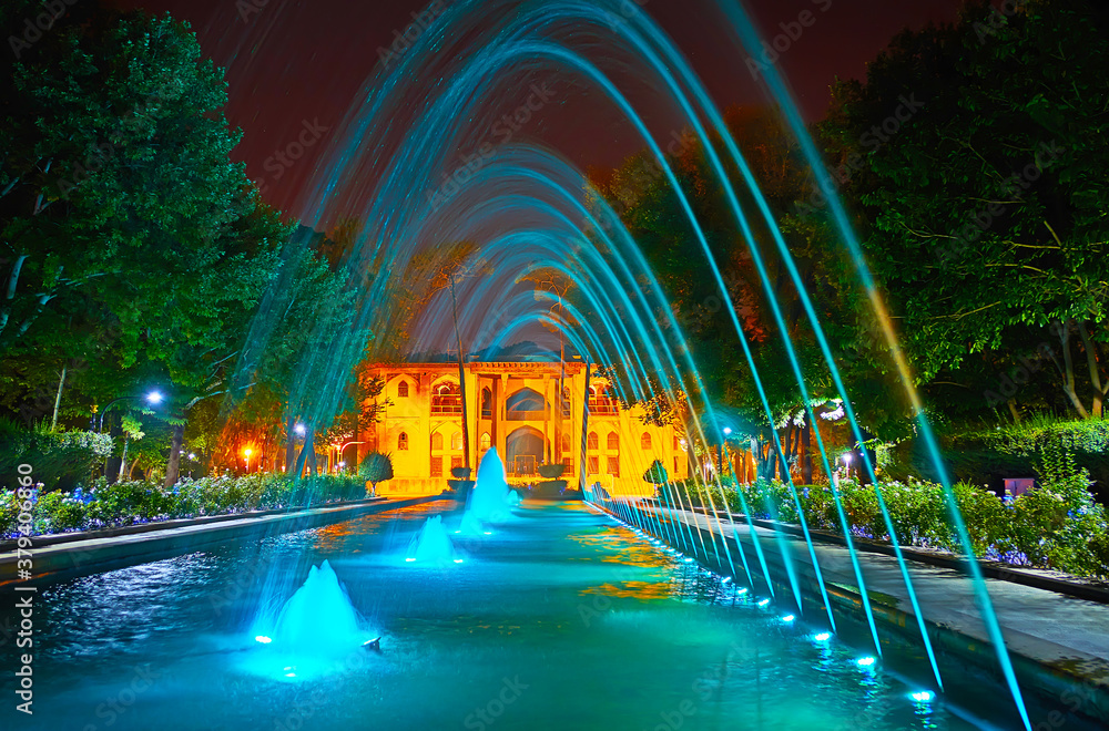 The water arch in park of Hasht Behesht Palace, Isfahan, Iran Stock ...