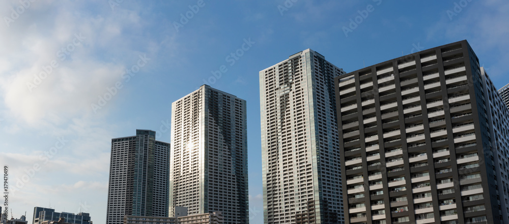 Skyscrapers and tower condominiums built in the Gulf region. Tokyo Bay ...