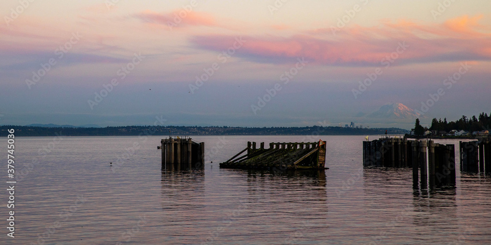 Foto de General view of the Kingston, Washington ferry dock and the ...