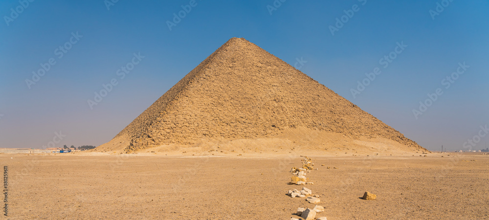 Red Pyramid, Largest pyramid of Old Egyptian Kingdom at Dahshur ...