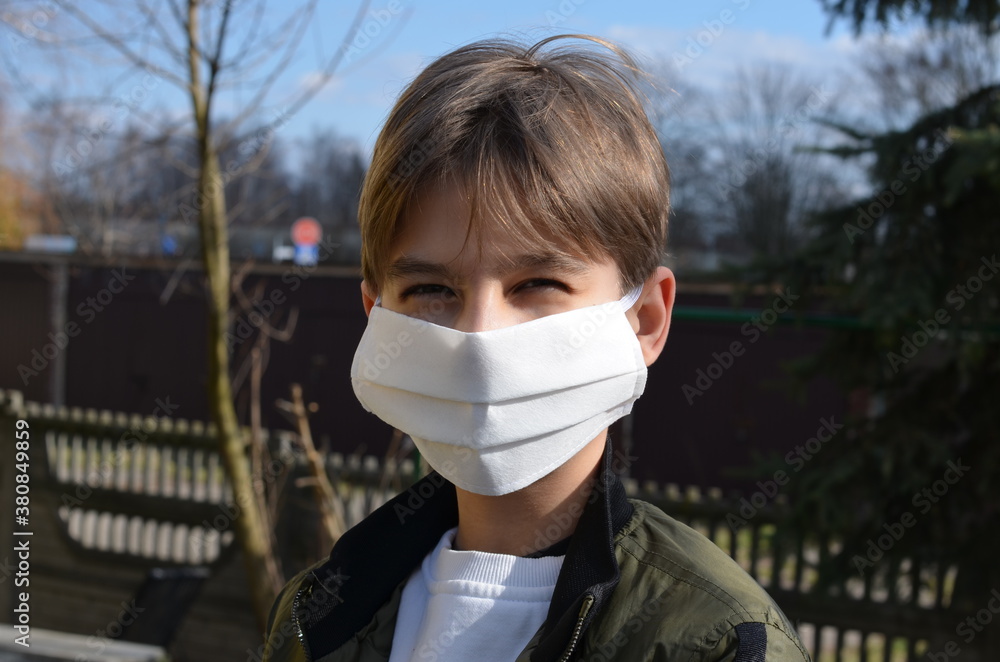 Choroba , COVID-2019 ,wirus SARS-CoV-2, t spokrewniony z wirusem SARS ...