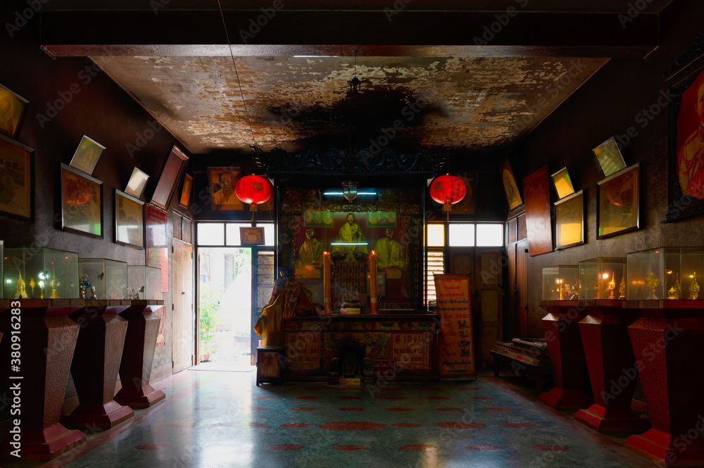 Foto de Chachoengsao / Thailand / July 12, 2020 : Wat Chin Pracha ...