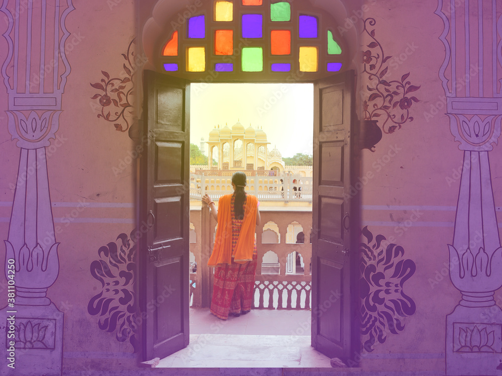 Fotka „Indian woman tourist in traditional dress at Hawa Mahal, Palace ...