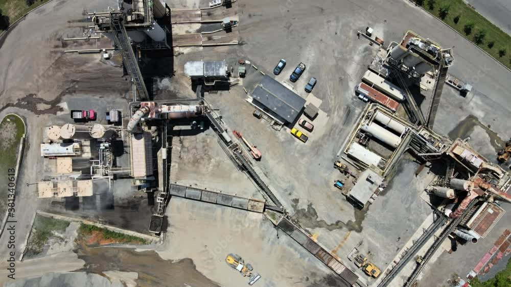 Asphalt processing and recycling plant, transformation into gravel ...