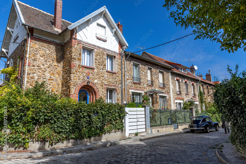 Paris, France - September 9, 2020: Beautiful old house, like in the ...