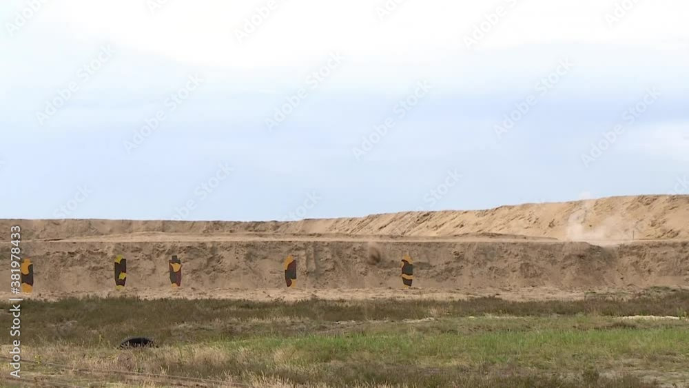 Shooting at a shooting range from a machine gun at growth targets in an ...