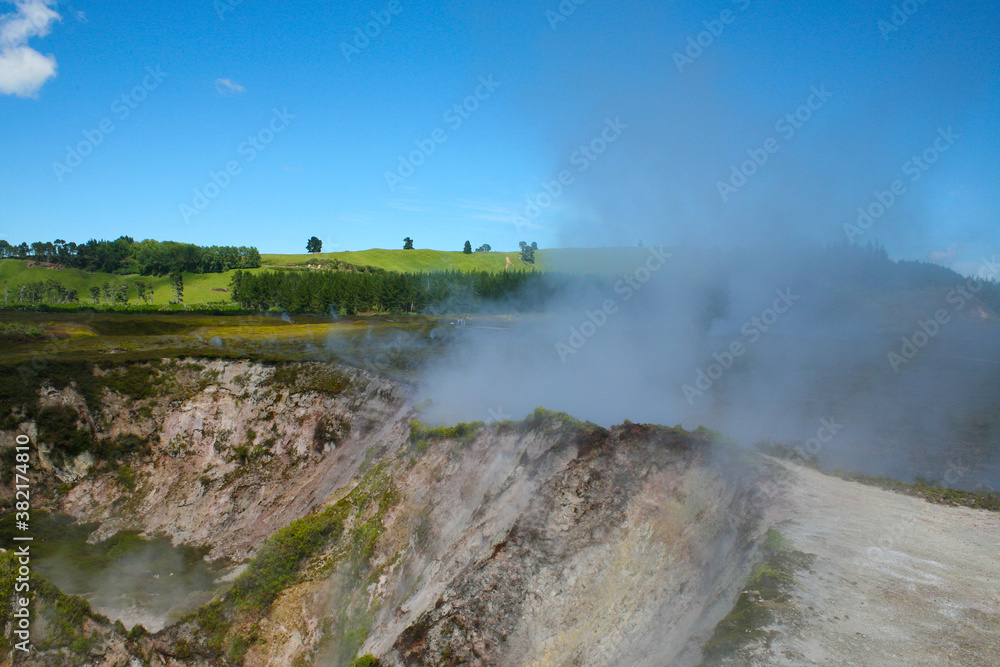 Pohutu Geyser in the Whakarewarewa Thermal Valley, Rotorua, in the ...