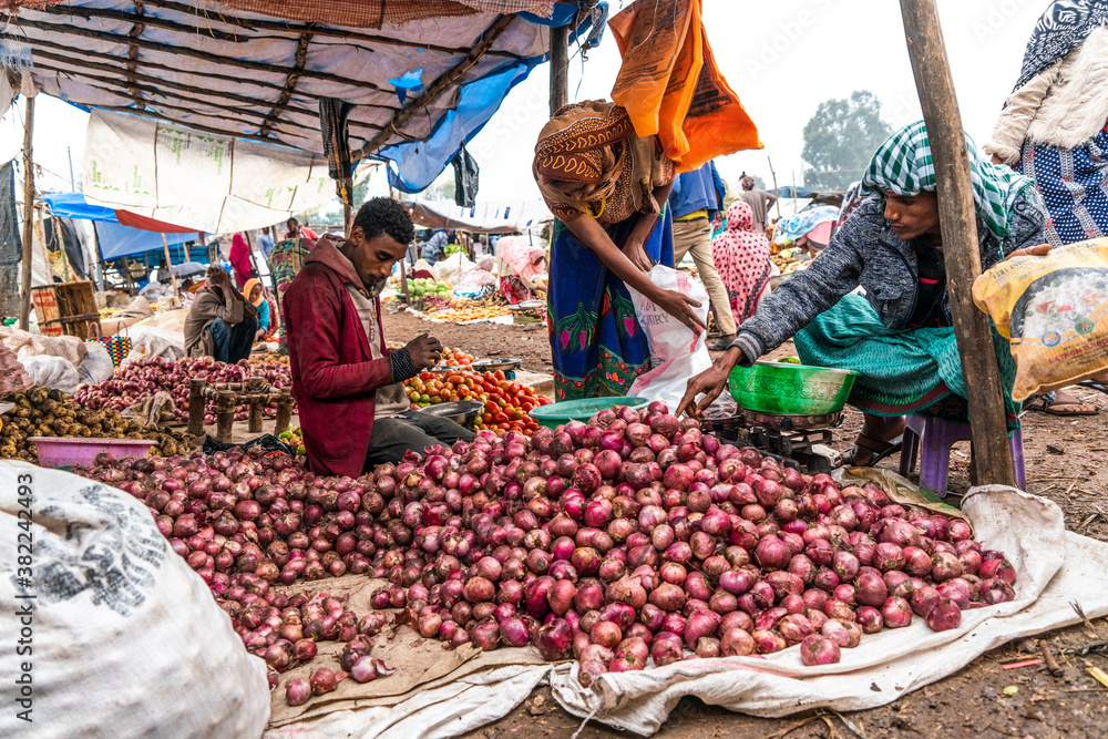 Man selling onions in Bati market, Amhara Region, Oromia, Ethiopia ...