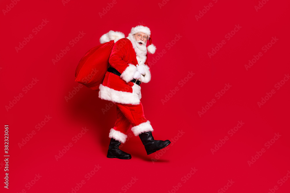 You caught me. Photo portrait of scared impressed santa claus with open ...