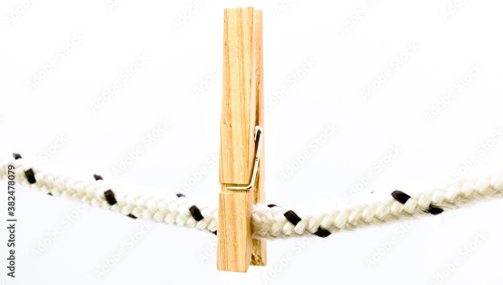 Vista frontal de broches de madera para colgar la ropa de la lavandería ...