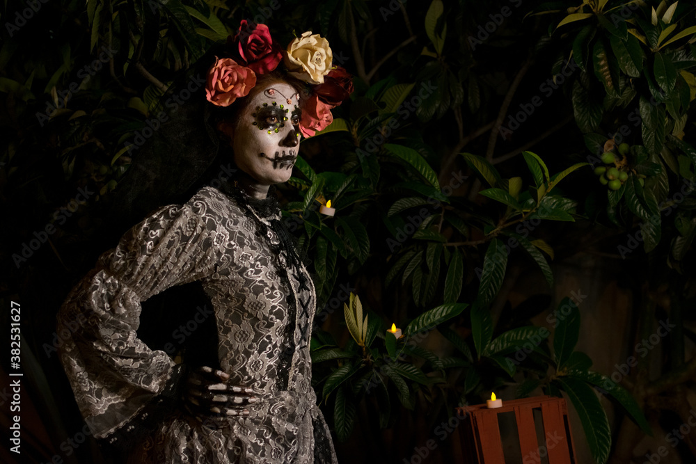 La calavera Catrina, mujer disfrazada por ida de muertos en mexico ...