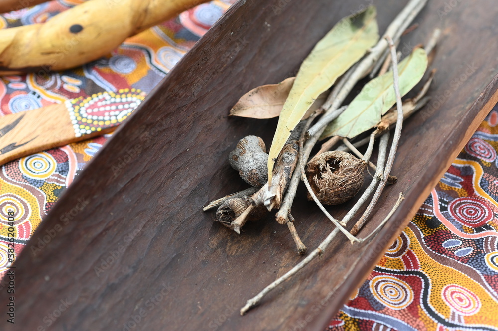 Aboriginal Australians people manufactured a range of tools, utensils ...