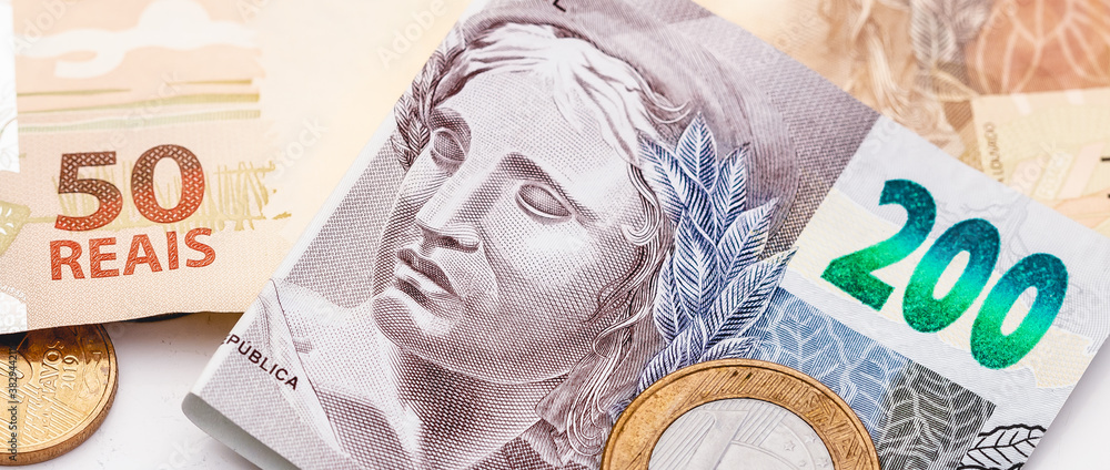 Dinheiro, Brasil, Reais, Real Brasileiro, Real. Grupo de cédulas ...