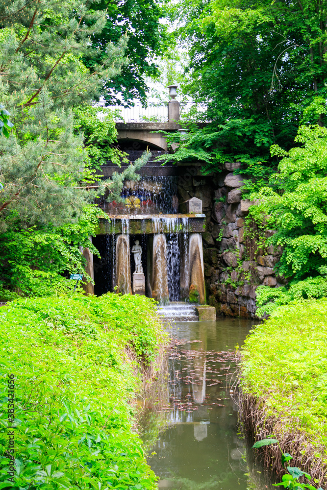 Thetis grotto with Venus de' Medici statue in Sofiyivka park in Uman ...
