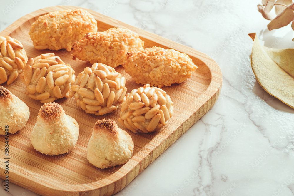 Panellets, postre típico catalan para el día de la castañanda 素材庫相片 ...