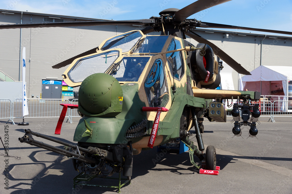 Foto de Turkish Aerospace Industries T129 Attack helicopter at the Int. Aerospace Exhibition ILA ...