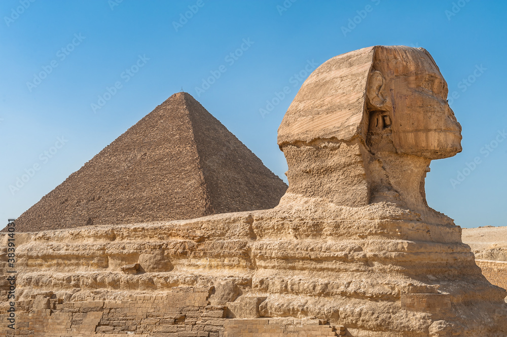 The Great Sphinx of Giza and Great Pyramid of Khufu, Egypt Stock Photo ...