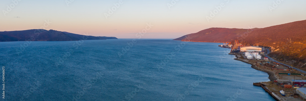 Foto de Morning panorama of the sea bay. Aerial view of the Nagaev Bay ...