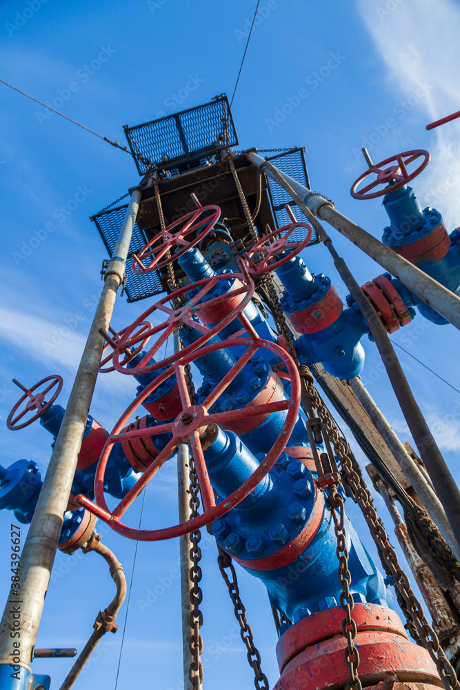 Overhaul of gas wells, coiled tubing installation, Gas-hole spot ...