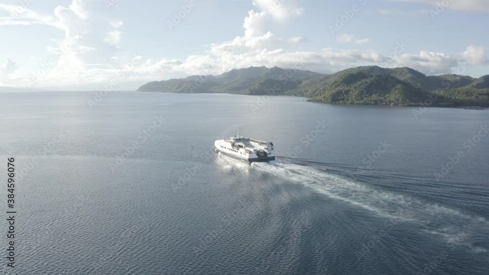 Local Passenger Fastcat Ferry Boat Sailing And Leaving Wake At The Blue ...