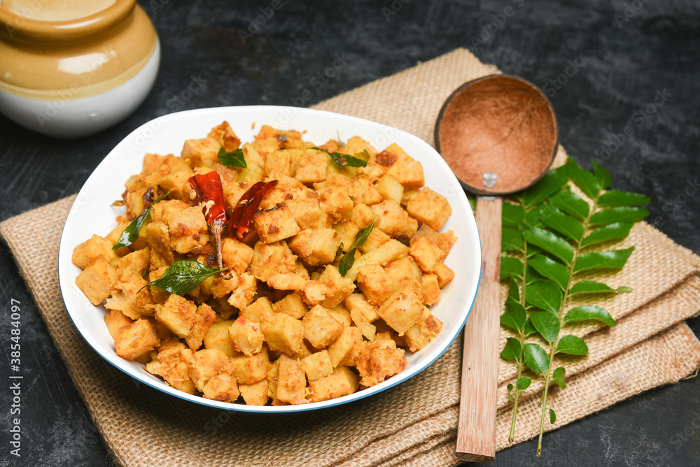 Fotka „Elephant Yam stir fry or taro roots Stir fried , elephant foot ...