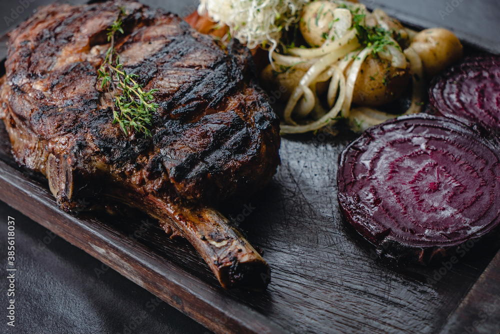 Corte asado Rib eye churrasquería emplatado barbacoa asador argentino ...