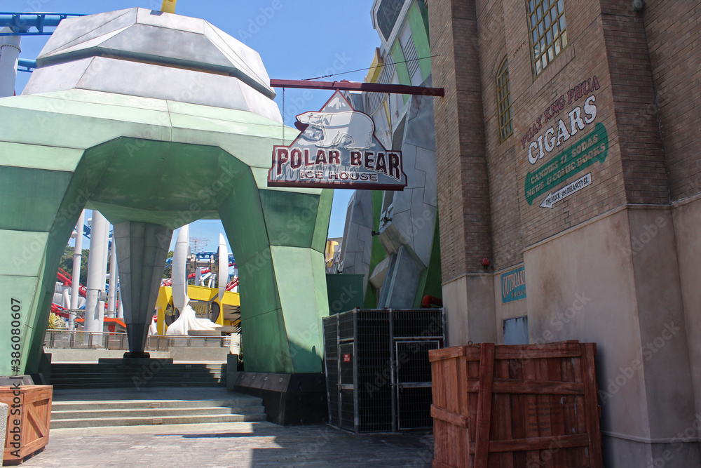 Polar bear ice house sign at Universal Studios Singapore in Sentosa ...