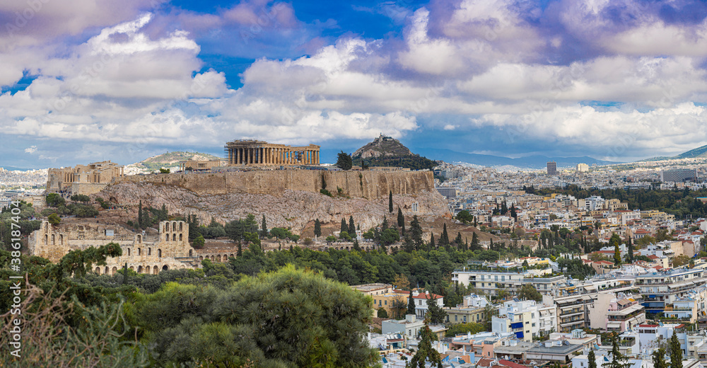 Beautiful panoramic view of greece and the hill where the parthenon is ...