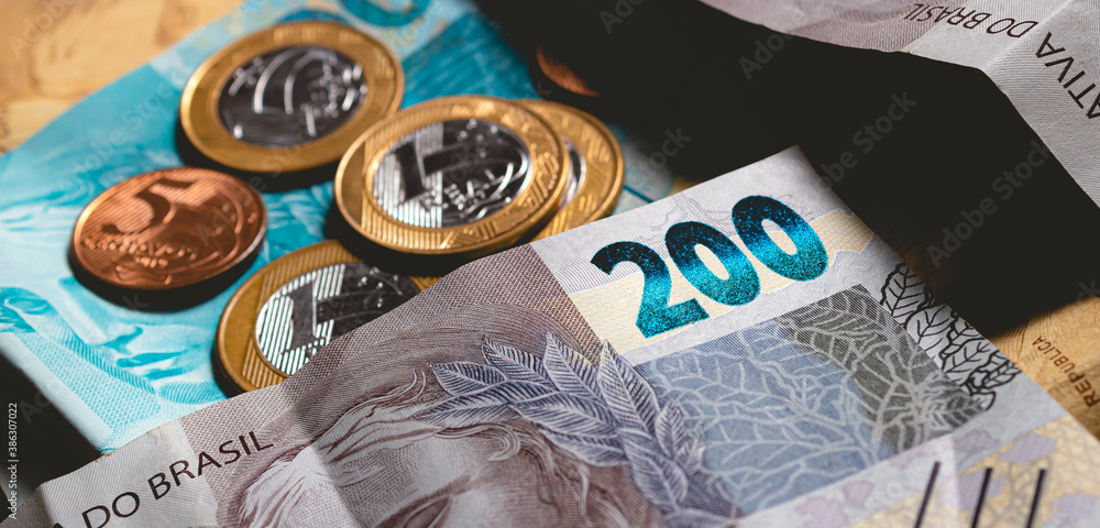 Dinheiro, Brasil, Reais, Real Brasileiro, Real. Grupo de cédulas ...