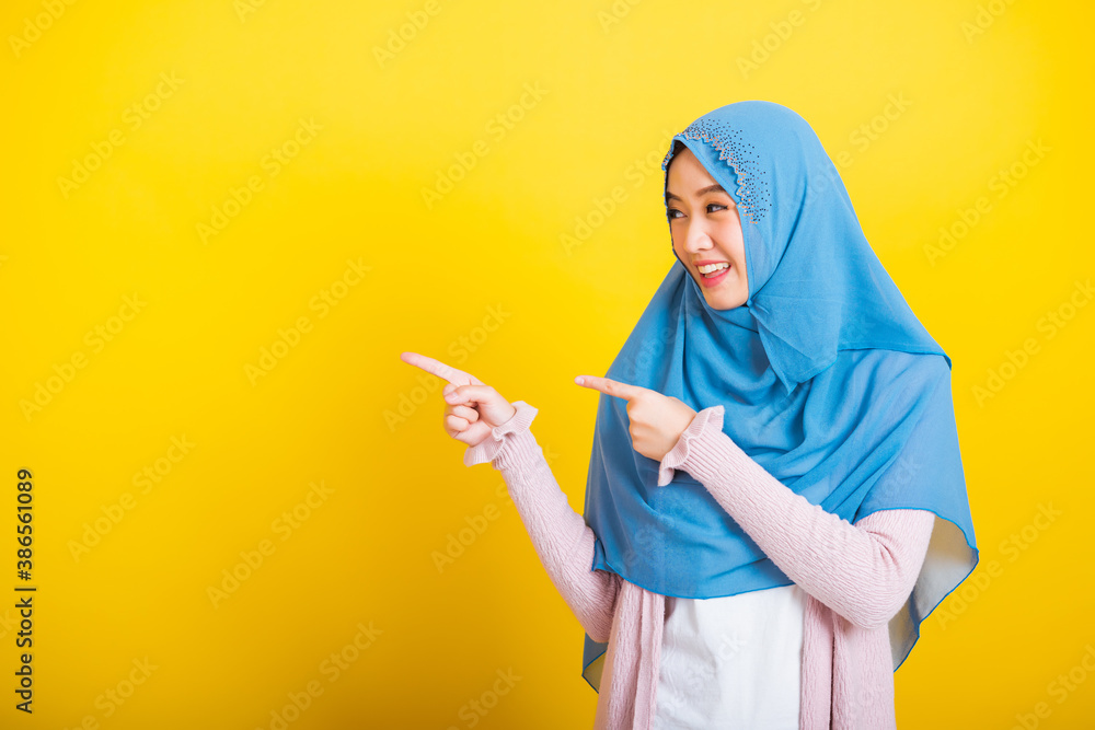 Asian Muslim Arab, Portrait of happy beautiful young woman Islam ...