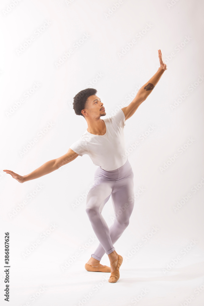 Male Ballet Dancers On Pointe