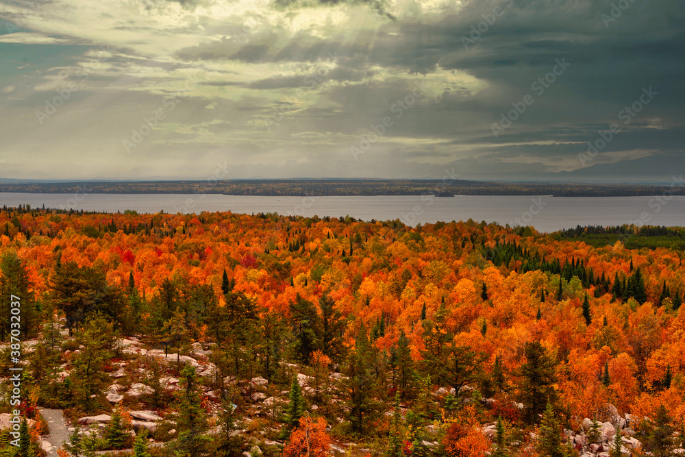 Matagami lake unveils these vivid fall colors Stock Photo | Adobe Stock