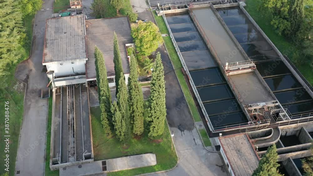 Sewage treatment plant - removing contaminants from municipal ...