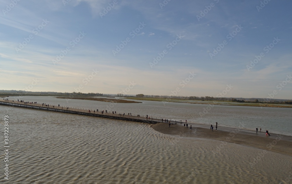 Le pont passerelle du Mont Saint-Michel Stock Photo | Adobe Stock
