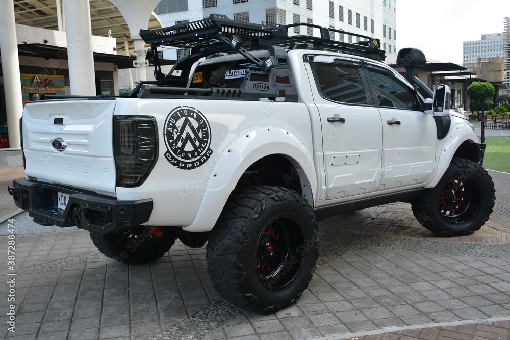 Foto de Ford Ranger pick up at Sportline Magazine Auto Show in Quezon ...