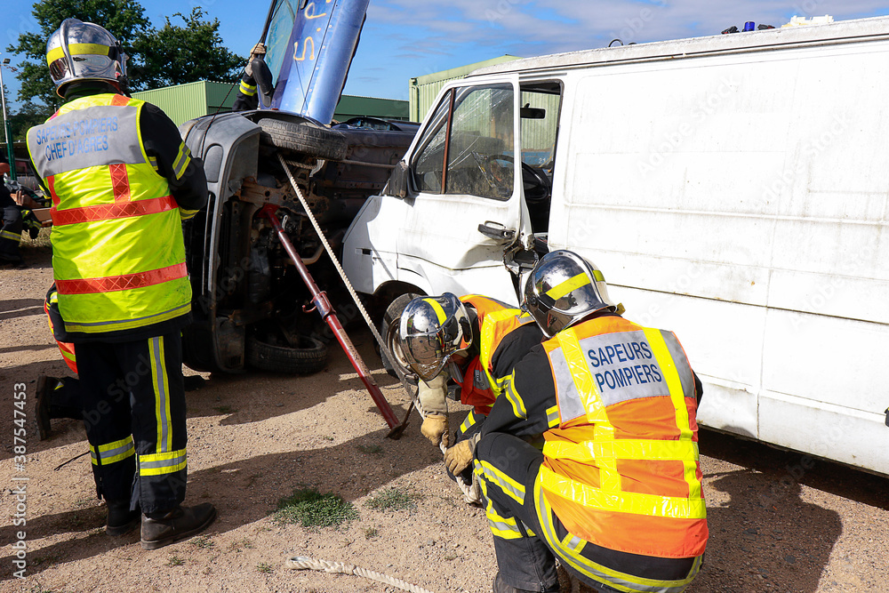 Désincarcérions calage de véhicule pompier Français foto de Stock ...
