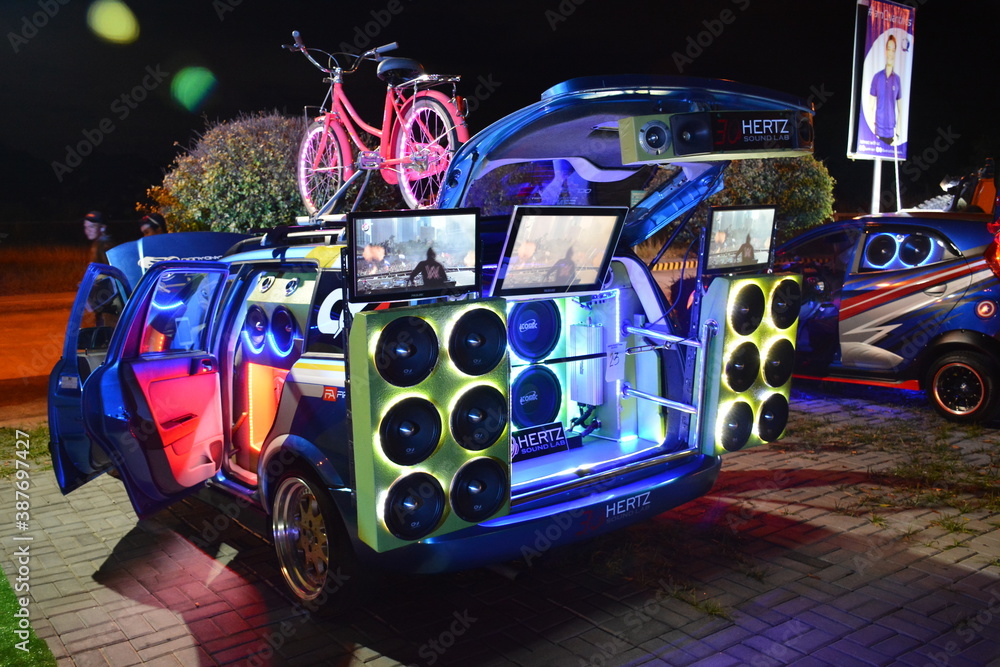 Stockfoto Custom car with sound system at East Auto Moto Show in Taytay ...