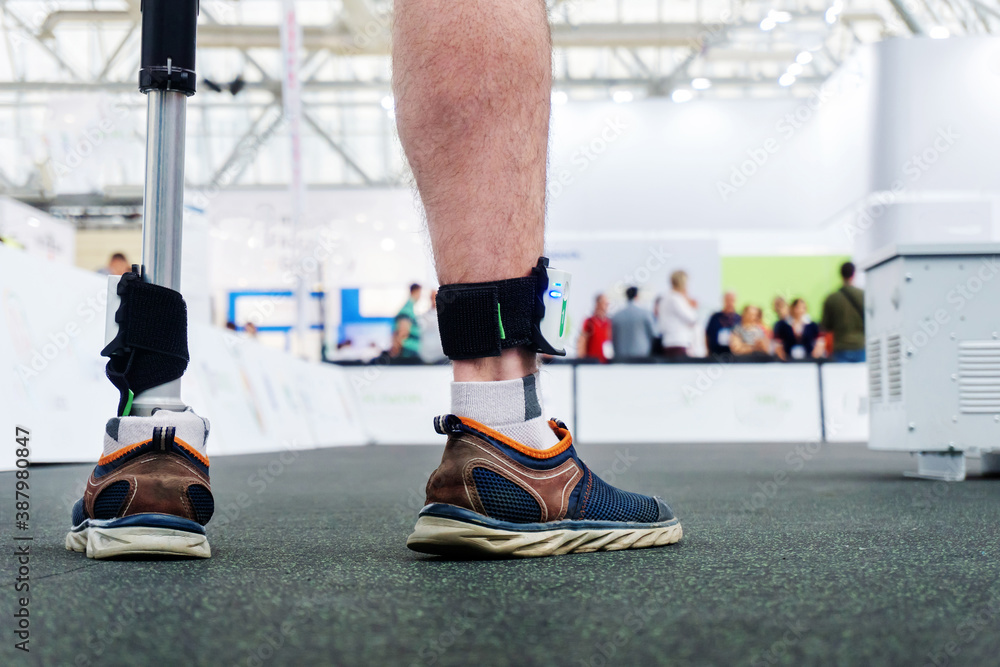 Testing the bionic leg using special sensors. Prosthetics for people ...