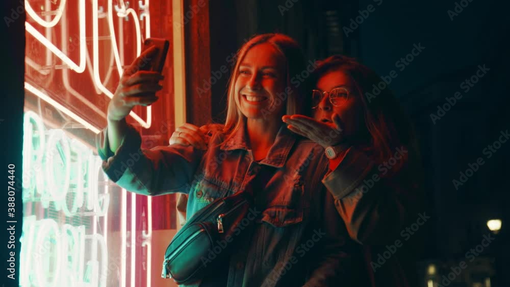 Happy flirting friends, send love and kisses to followers on social ...