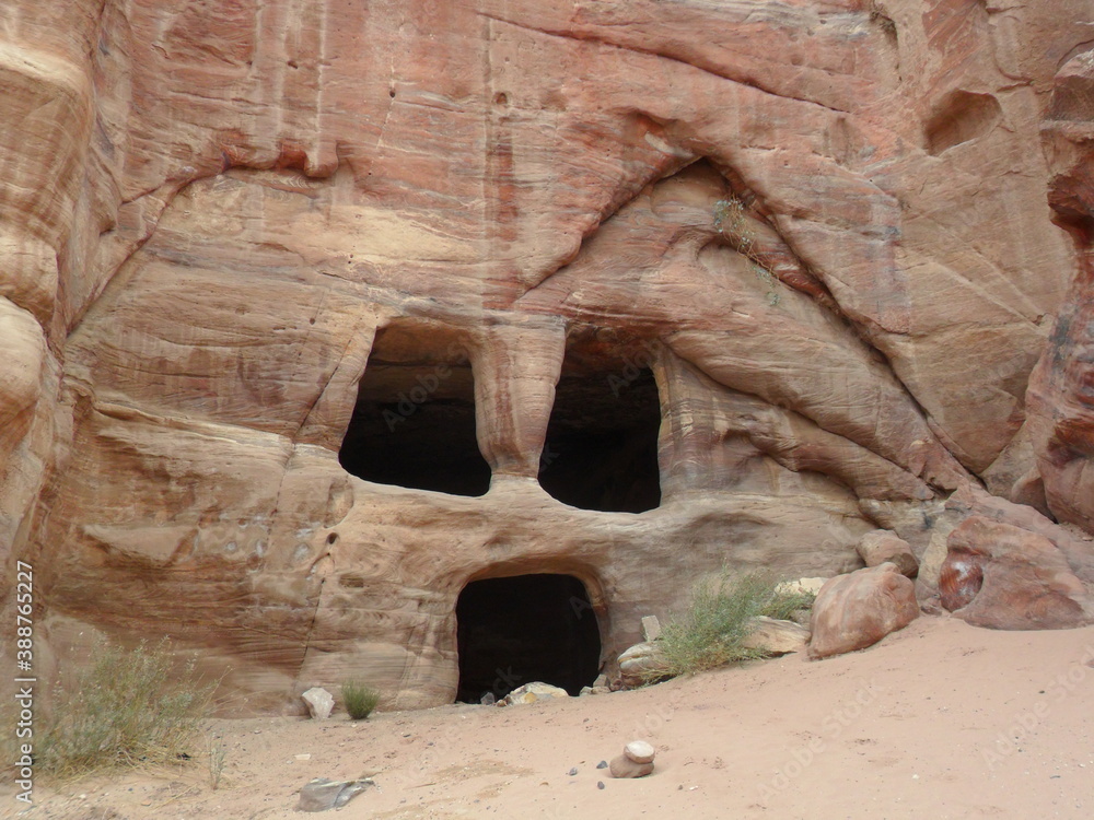 Exploring the archeological site of Petra and the red sandstone ...