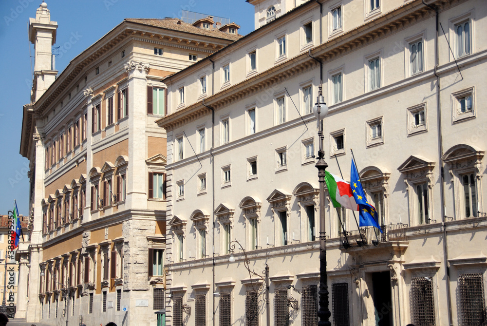 Foto de Palazzo Chigi is the seat of the Italian Government and the ...