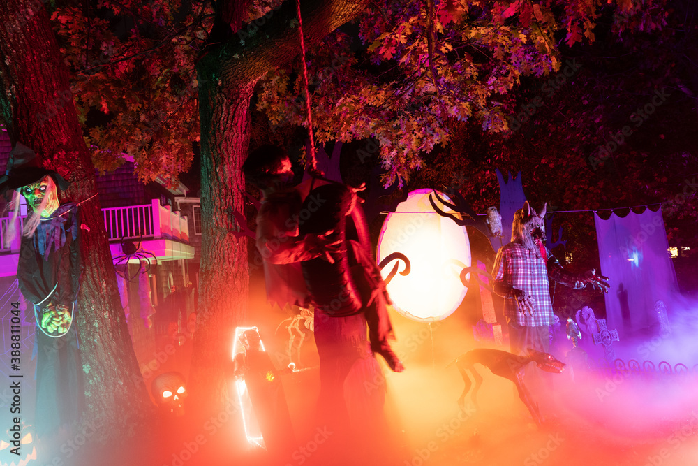 Haunted house, impaled heads, young boy, monsters, werewolf ...