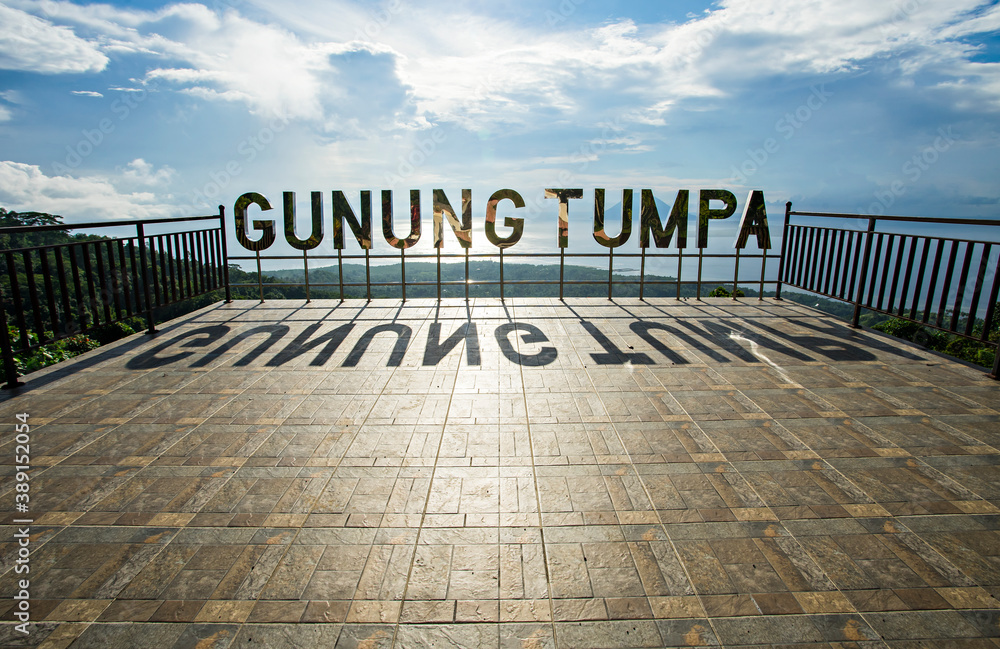 Fotka „Sign of Tumpa Mountanin a tourist destination in Manado, North ...